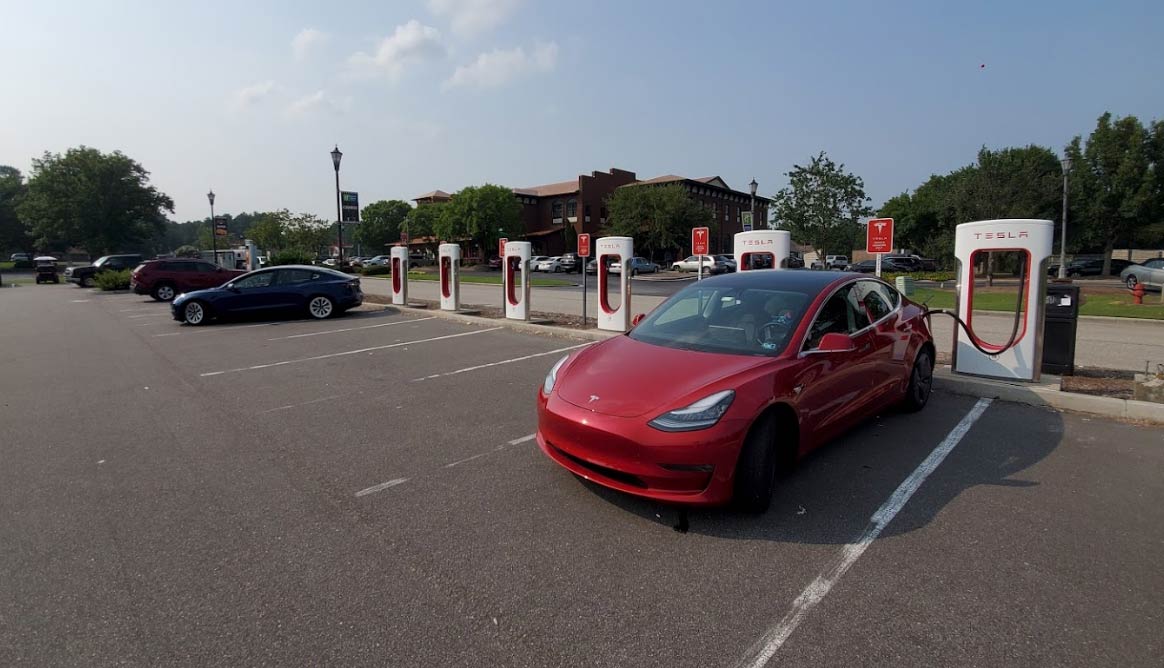 Do All Hotels Have Free Parking?